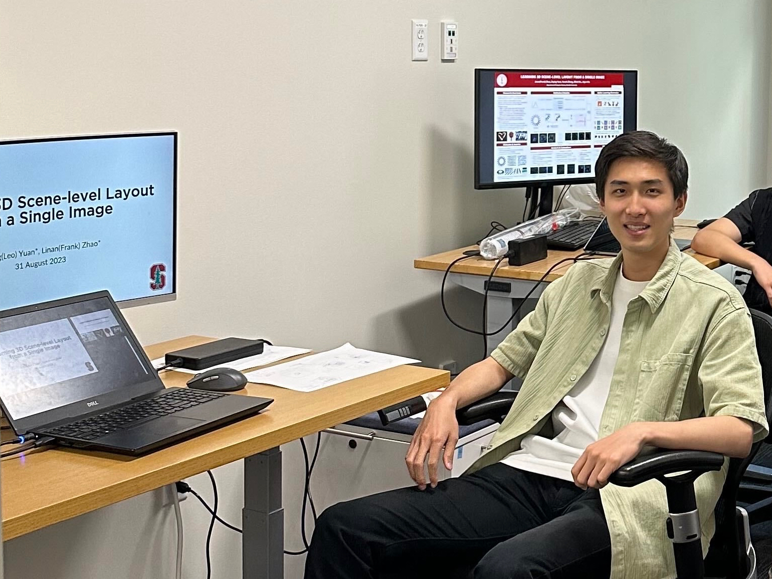 Zeqing Yuan from Turing Class Wins the Top Honor at Zhejiang University, Chu Kochen Scholarship