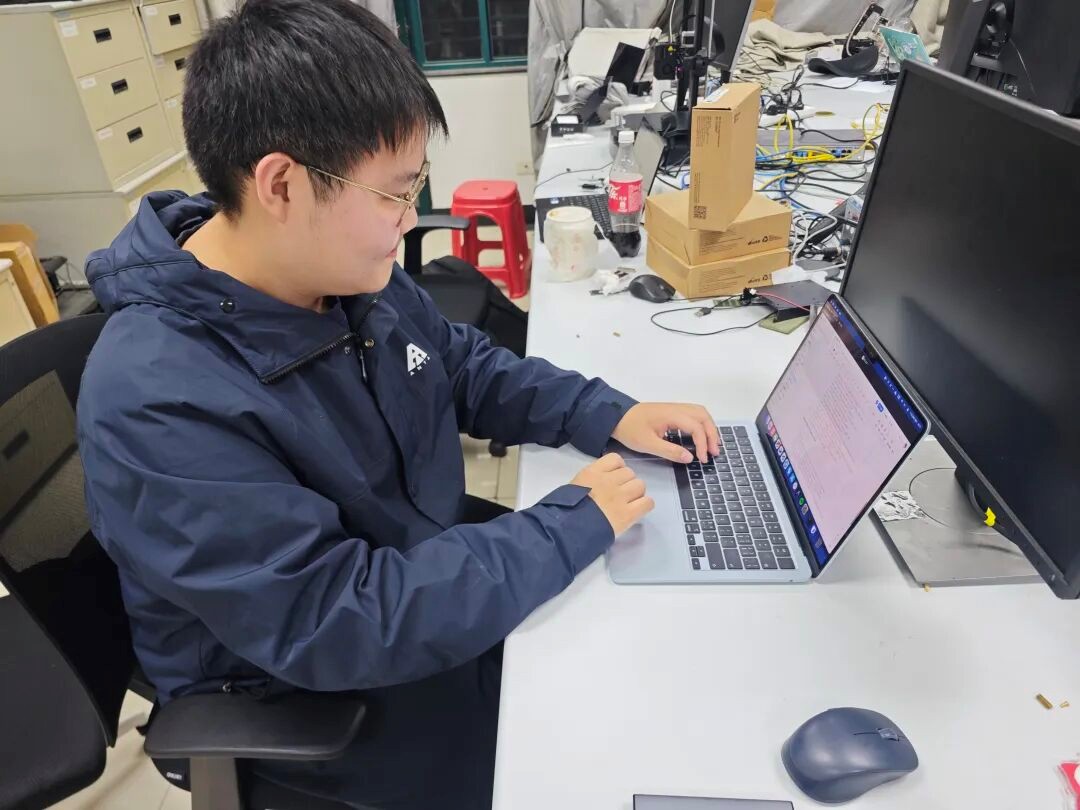 浙江大学超算队荣获 SC25-IndySCC 国际大学生超级计算机竞赛冠军